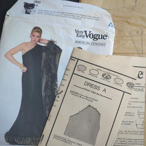Vogue 2832 Vogue Patterns American Designer Edith Head Misses Dress Out ...