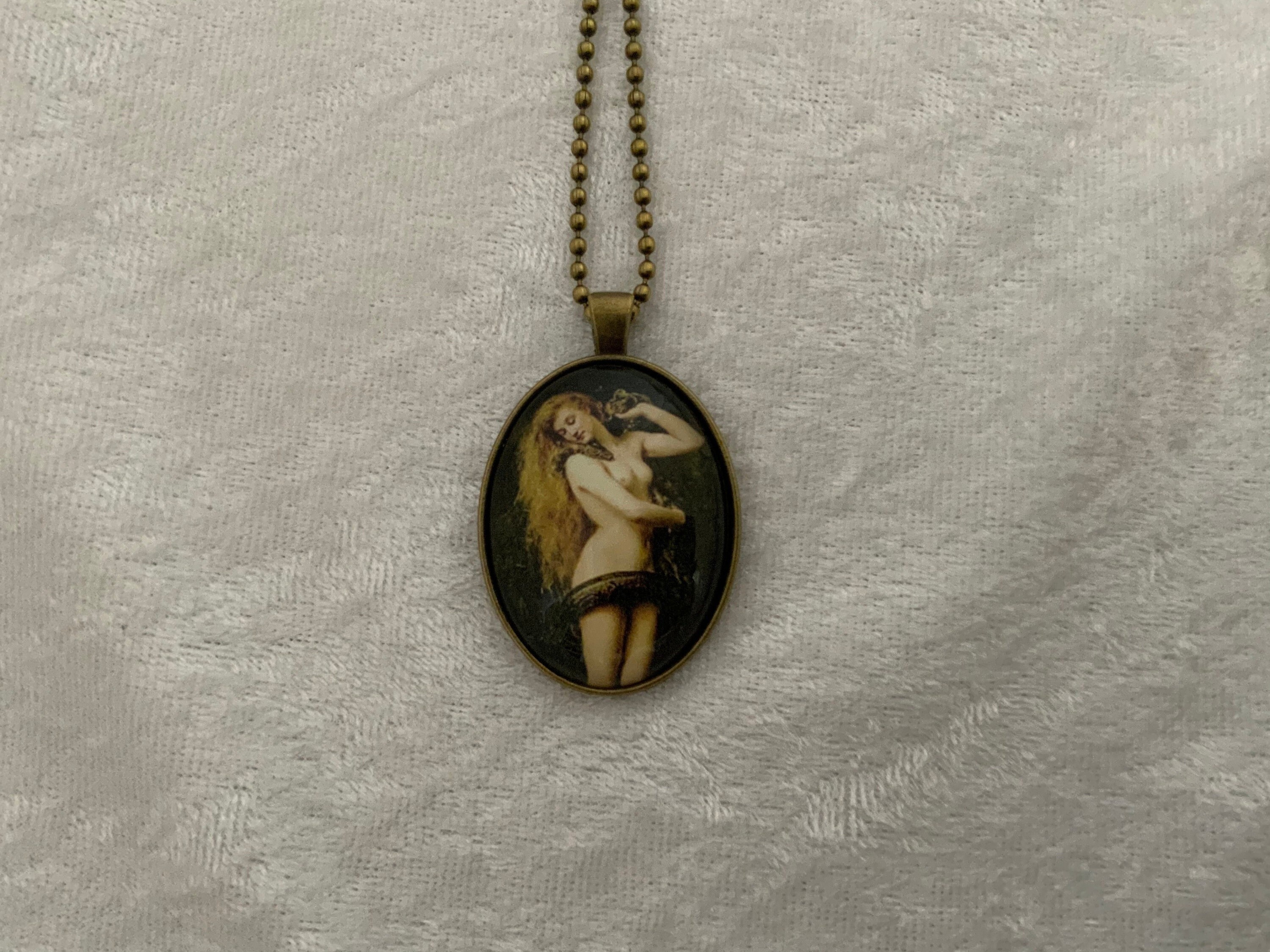 Pre-raphaelite Art Print Pendant Necklace Lilith John - Etsy