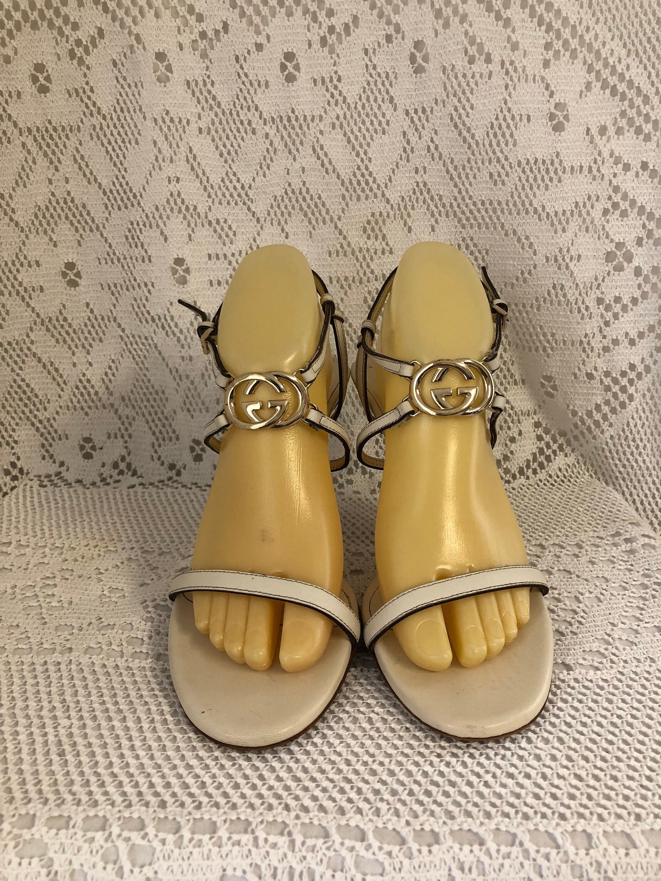 Gold gucci sandals store