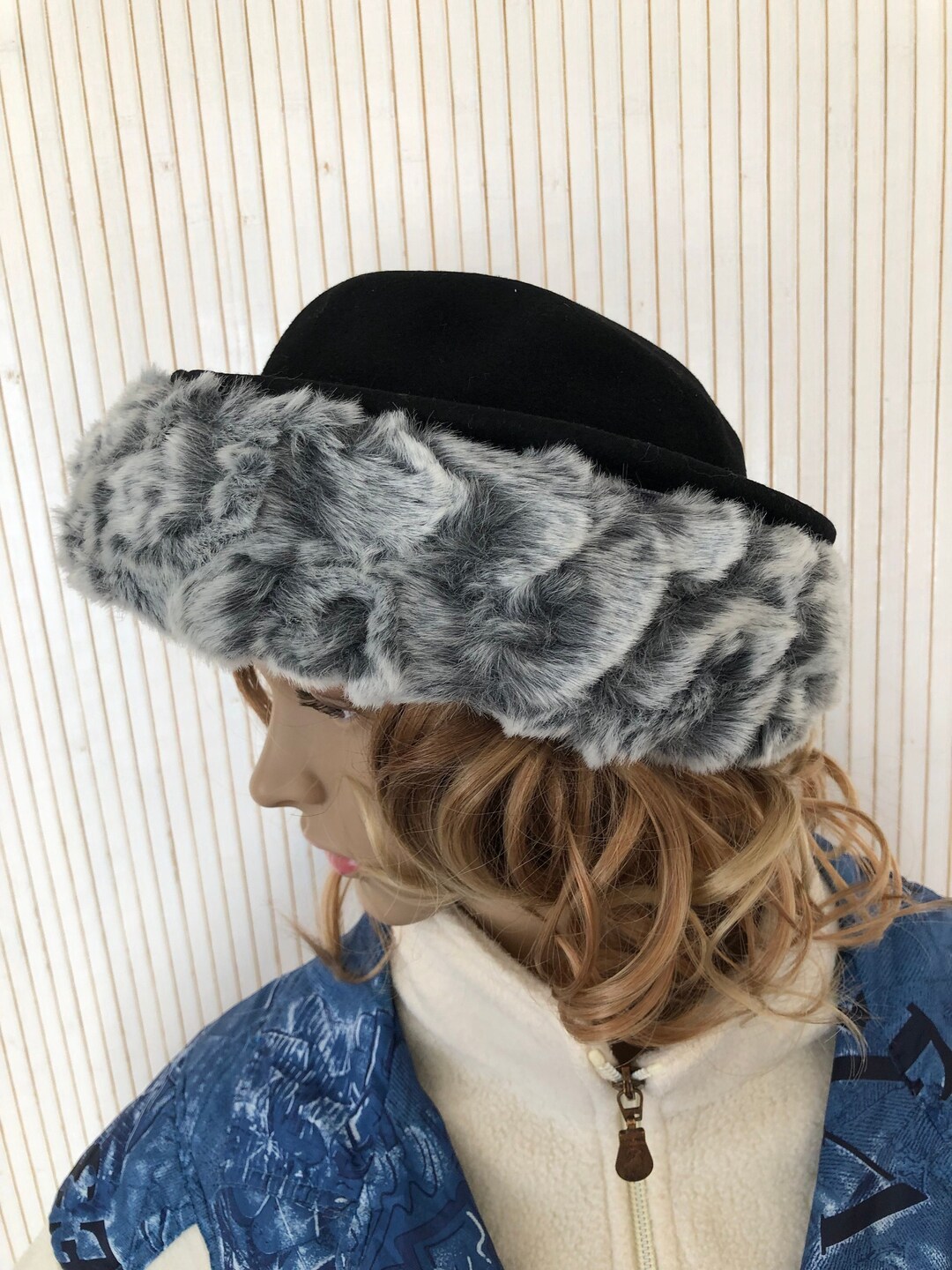 Round Hat Vintage Toque Hat for Women Hat in Black Wool and Gray Fur ...