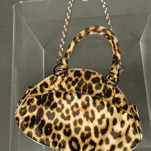 Vintage Guess Leopard Print Handbag With Chain Strap – Chic and Stylish ...