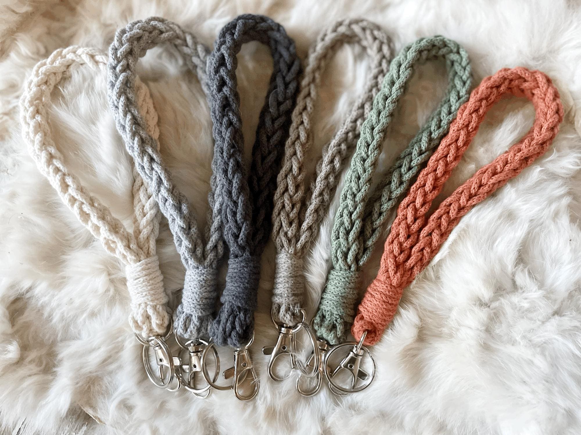 Boho Macrame Key Chain Wristlet for Women, Aesthetic Car Keychain ...