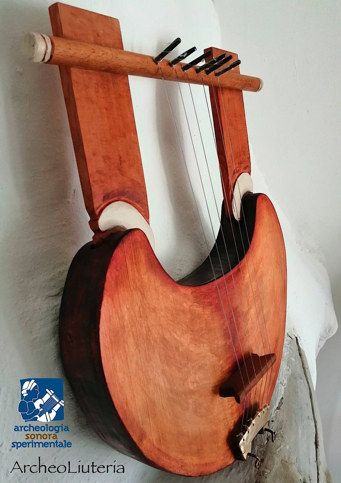 Zither in Culla Etrusca _ Cithara Etrusca _ Etruscan Cithara From ...