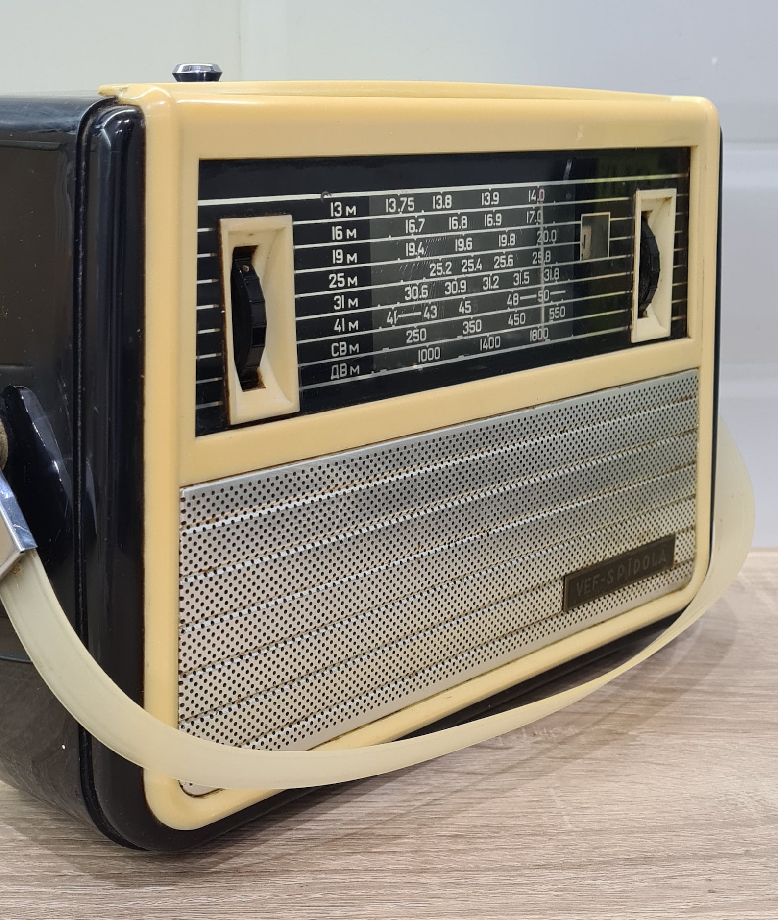 Vintage USSR Radio 1965 Receiver VEF Spidola 10 Rare Color - Etsy