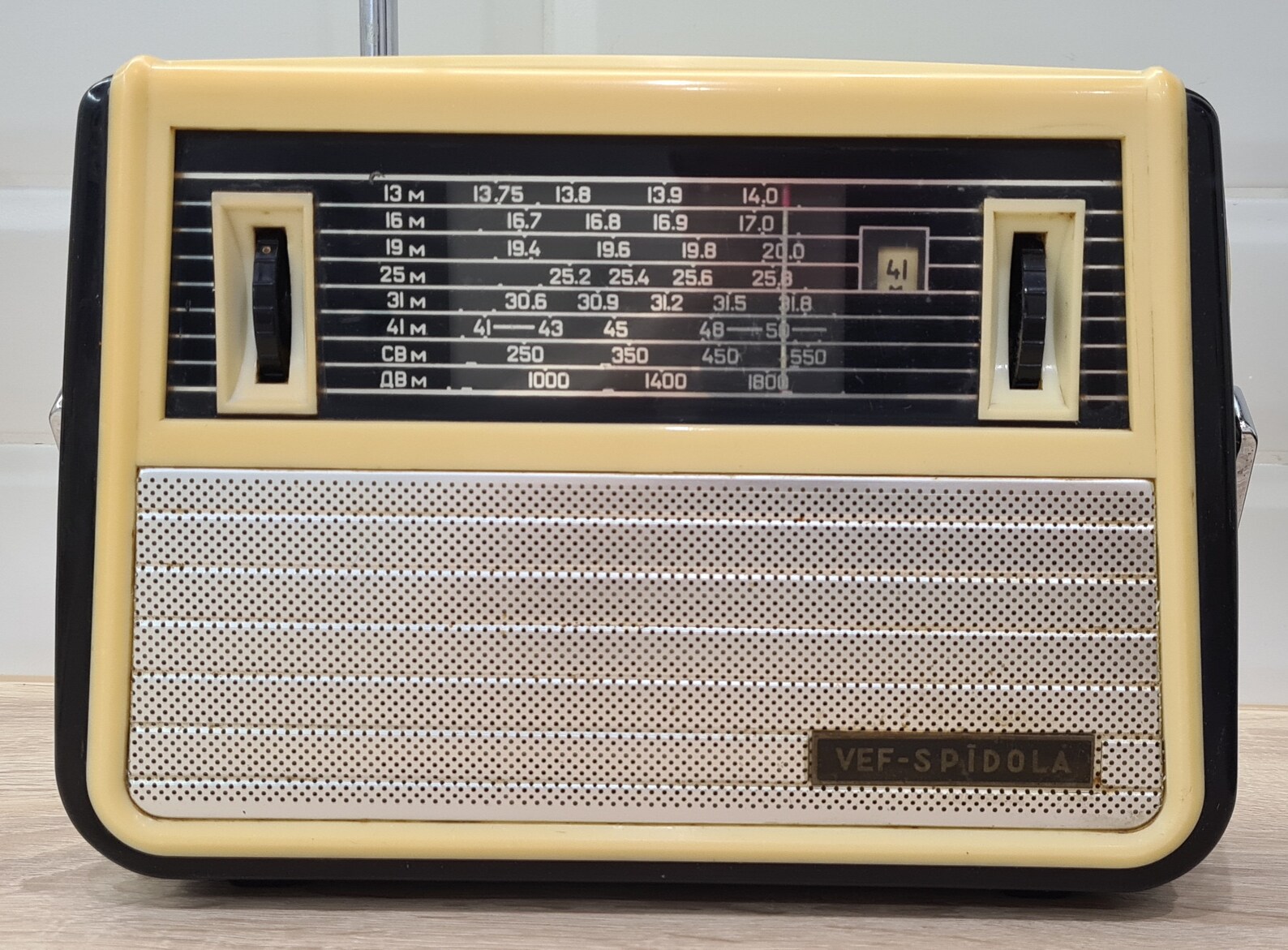 Vintage USSR Radio 1965 Receiver VEF Spidola 10 Rare Color - Etsy