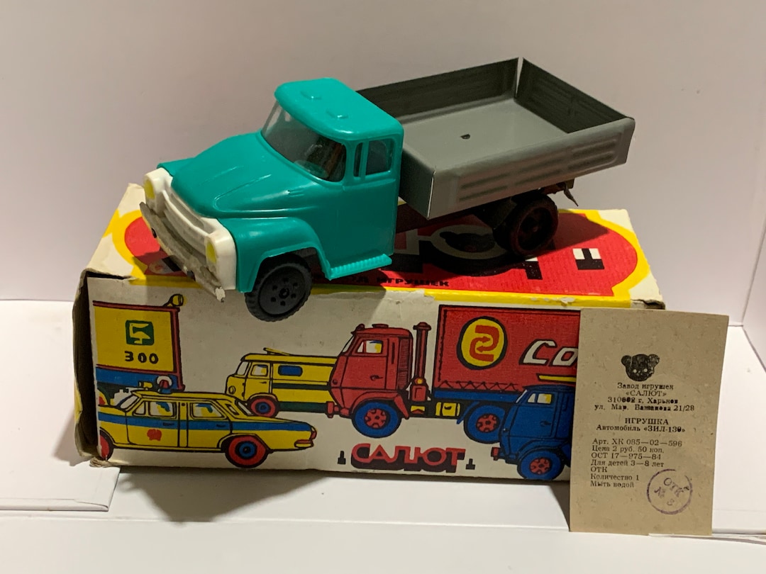 Vintage ZIL-130 Toy Truck: USSR Kharkov Salut, Green Plastic - Etsy UK