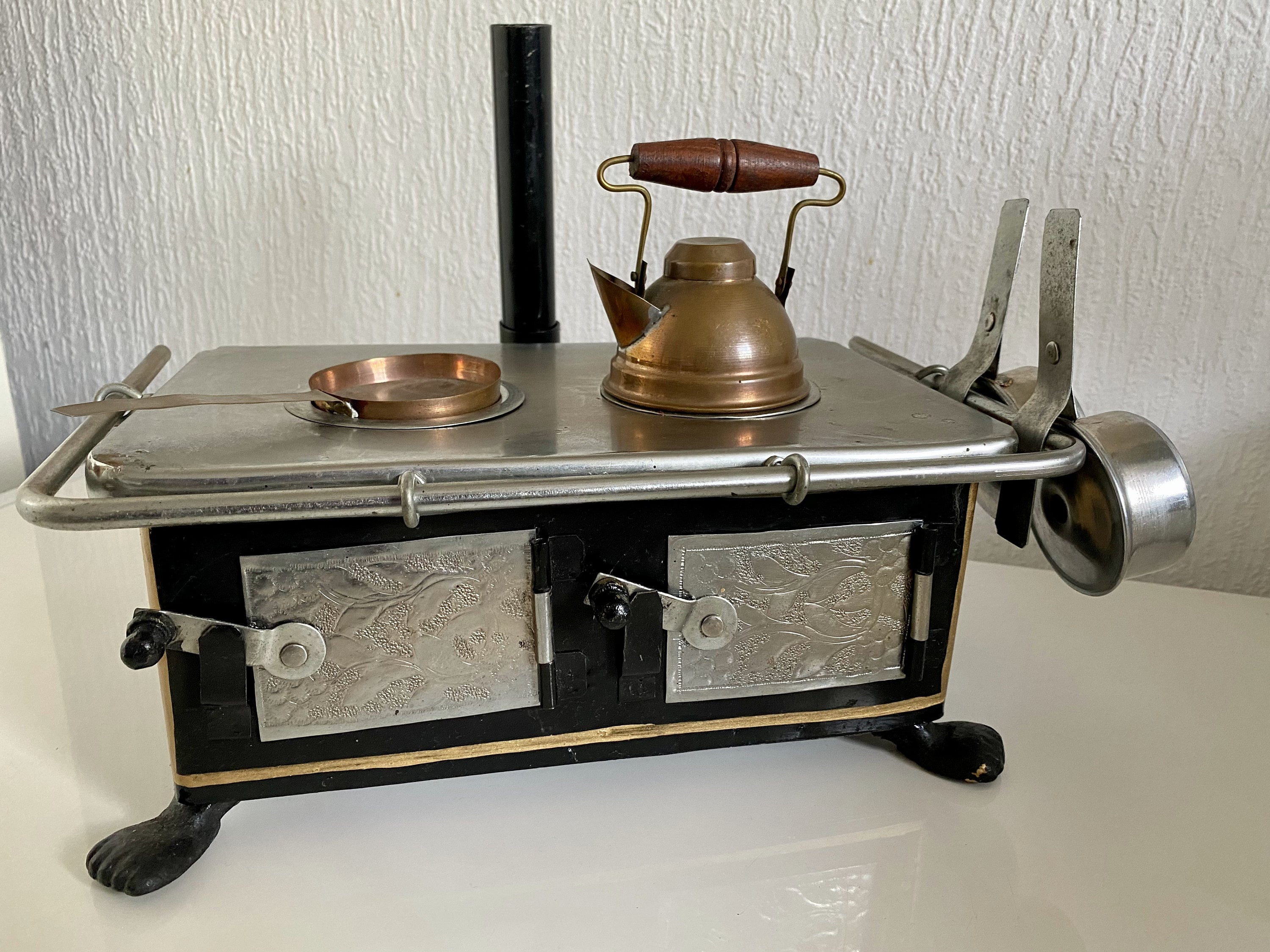 Vintage Miniature Toy Stove Working Stove Top With Dishes 50-60s Rare ...