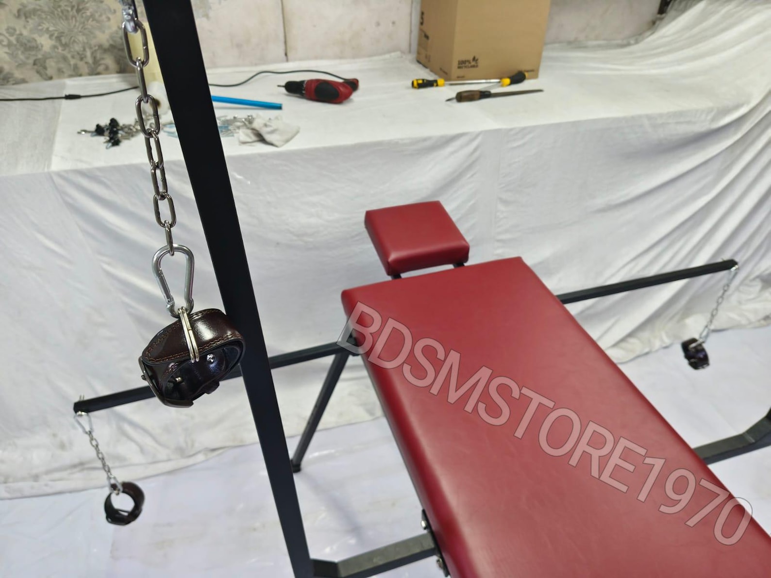 Mature / Spanking Table With Hand and Leg Restraint Wine Color Table ...