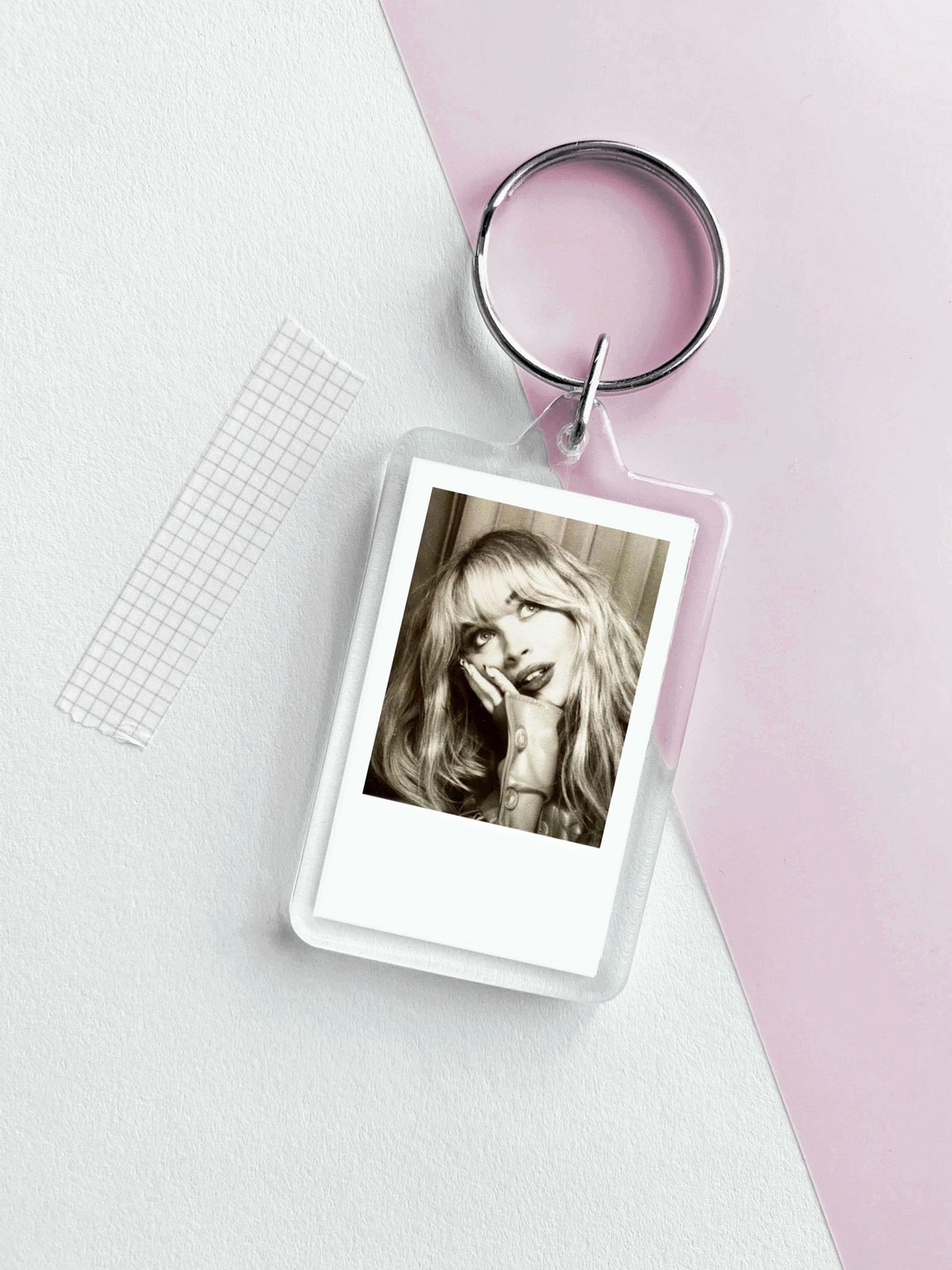 Sabrina Carpenter Aesthetic Polaroid Photo-booth Keychain Gift Souvenir ...