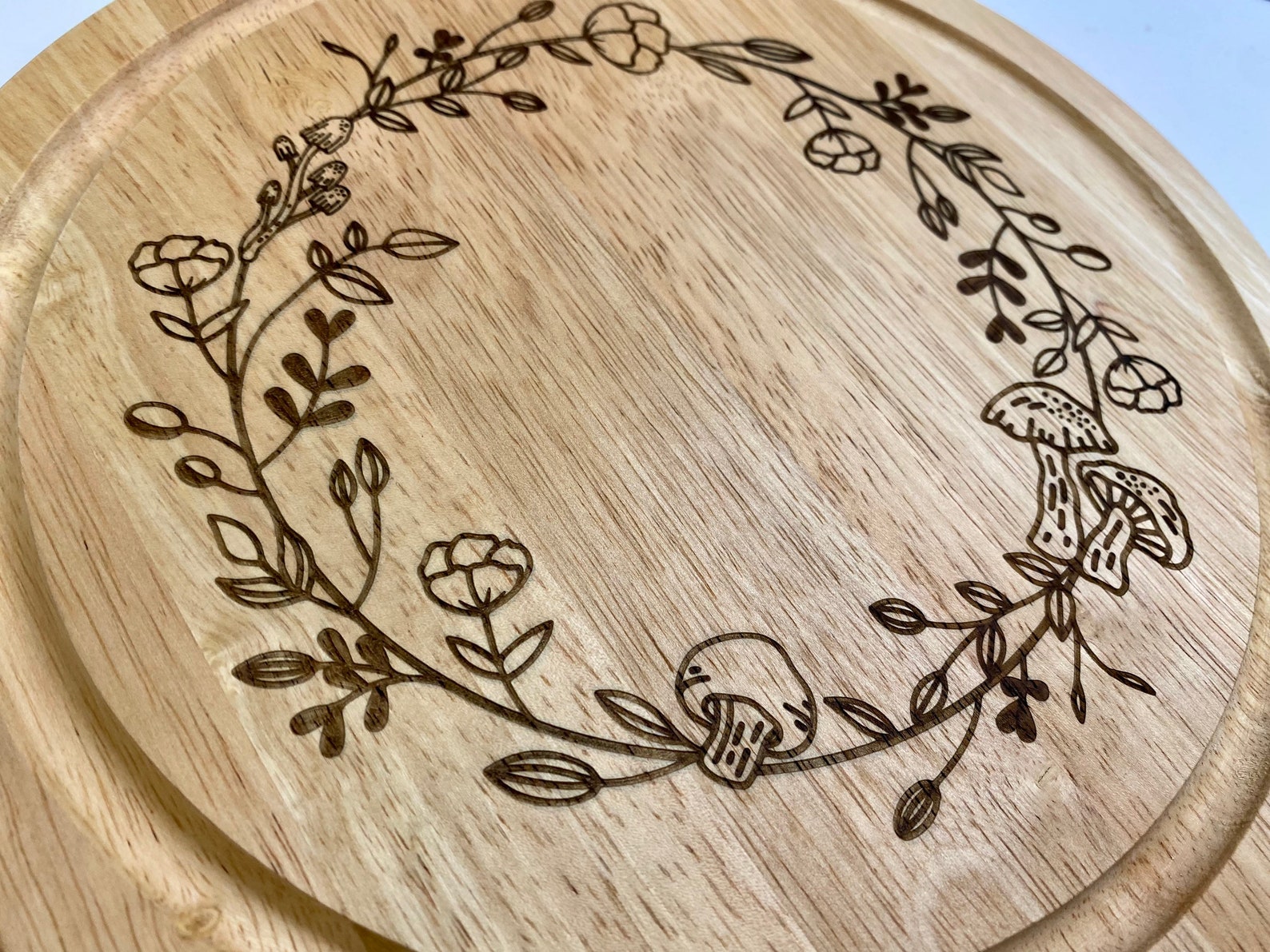 Leaf and Mushroom Wreath Chopping Board Engraved Bread Board - Etsy