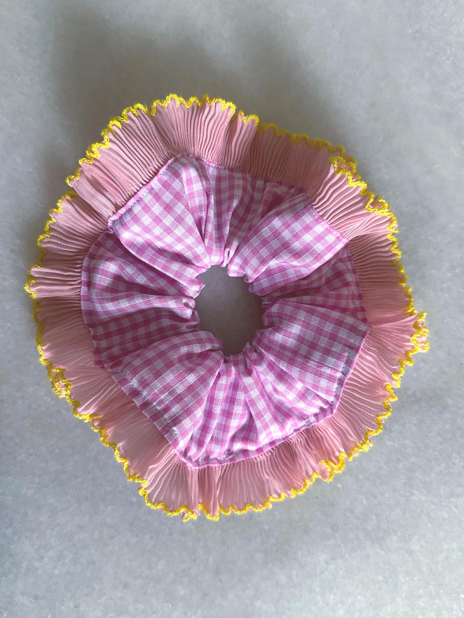 Large Frilly Gingham Scrunchie - Etsy