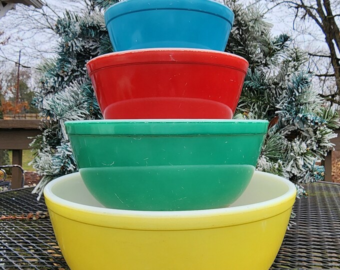 Vintage Pyrex Nesting Bowls, Primary Colors, 4 Piece Set - Etsy