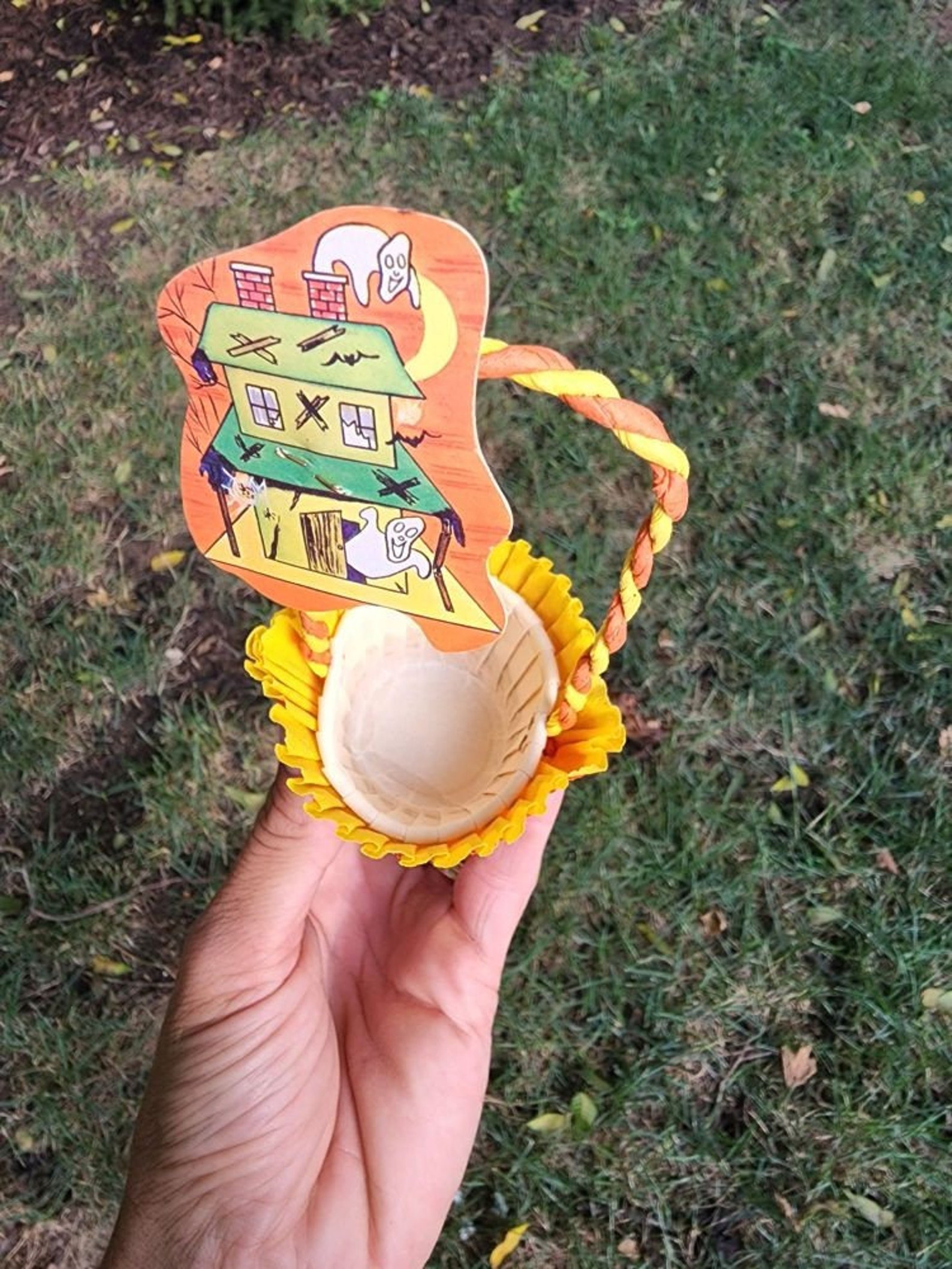 Pair of Vintage Paper Nut Cups Candy Container Haunted House - Etsy