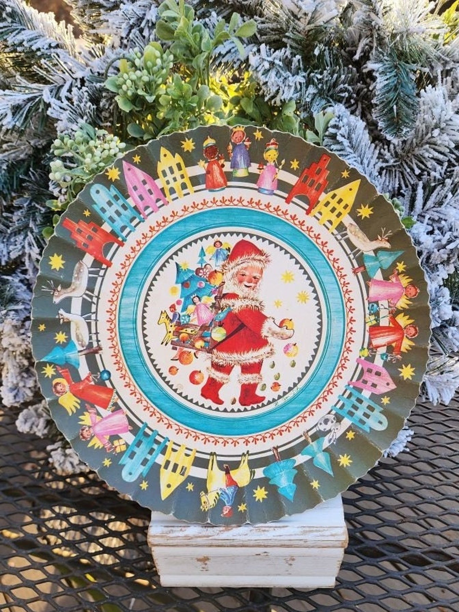 What is a Bunter Teller? Plate of Christmas Cookies for Everyone