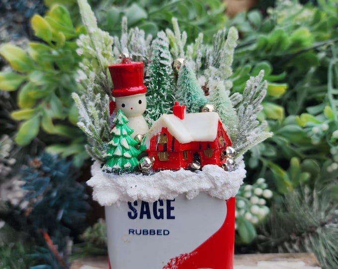 Handcrafted Vintage Christmas Centerpiece: Santa, Maxwell House Tin - Etsy