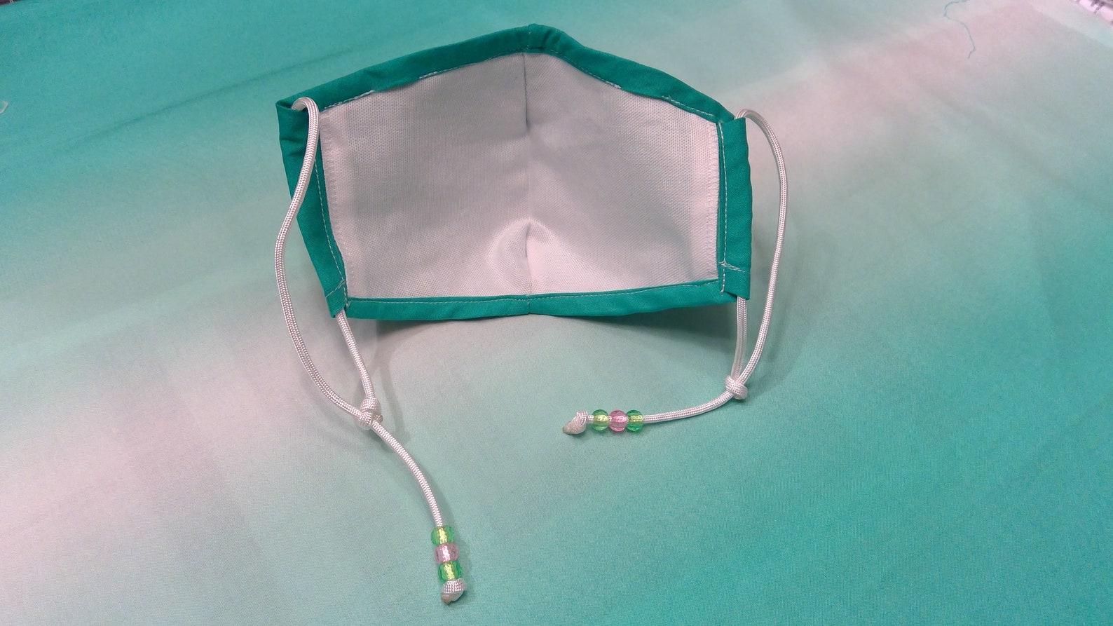 Face Mask With Adjustable Ear Loops, Removable Nose Wire, and Filter ...