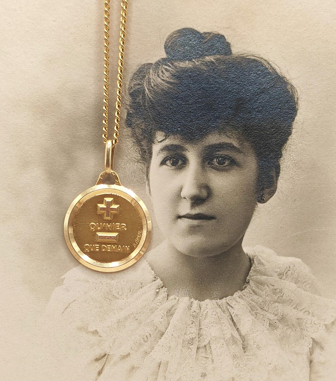 AUGIS 18k Gold Pendant, Love Medal, 1970s France, Medal Necklace - Etsy