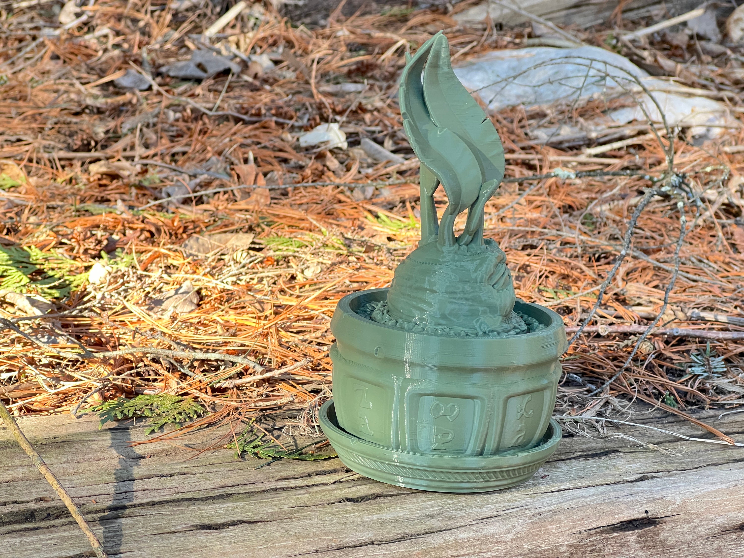 Mandrake Mythic Dice Box - Wizarding Plant Themed Dice Box by Ars ...