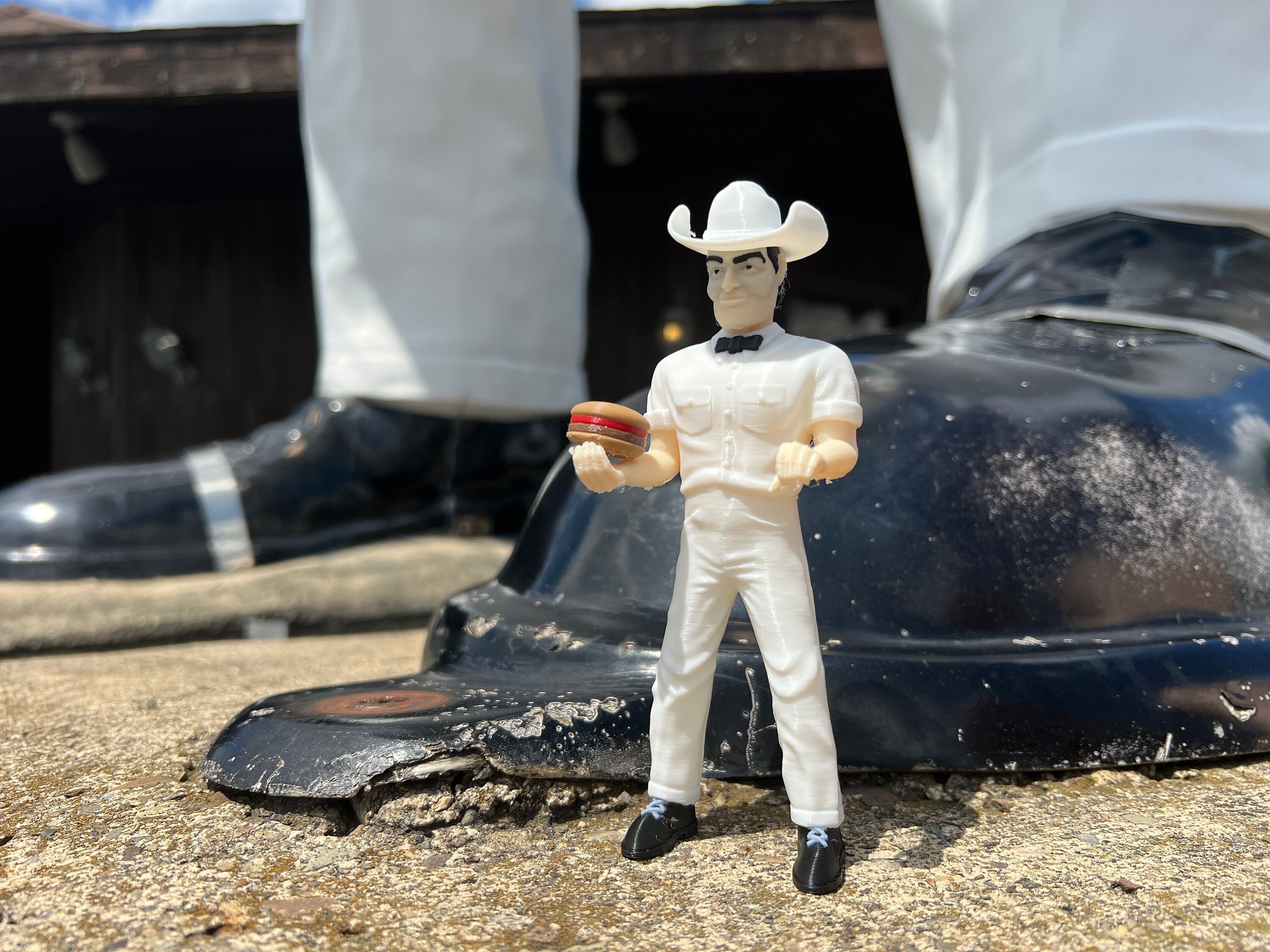 Sam the Hamburger Man - Miniature Version of Muffler Man Based on ...