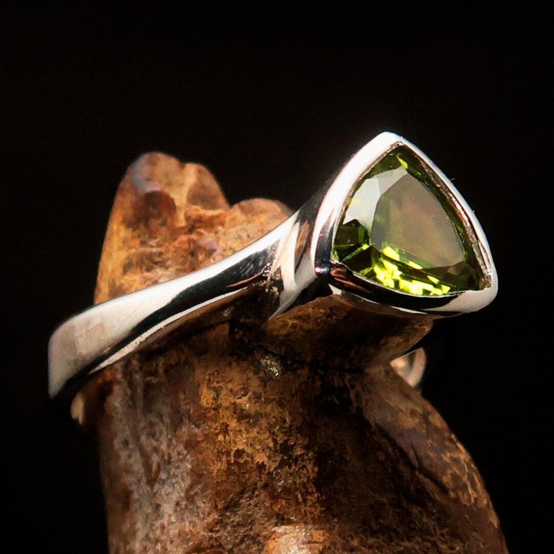 Green Peridot Ring, Sterling Silver Ring, Solitaire Ring, Trillion Cut ...