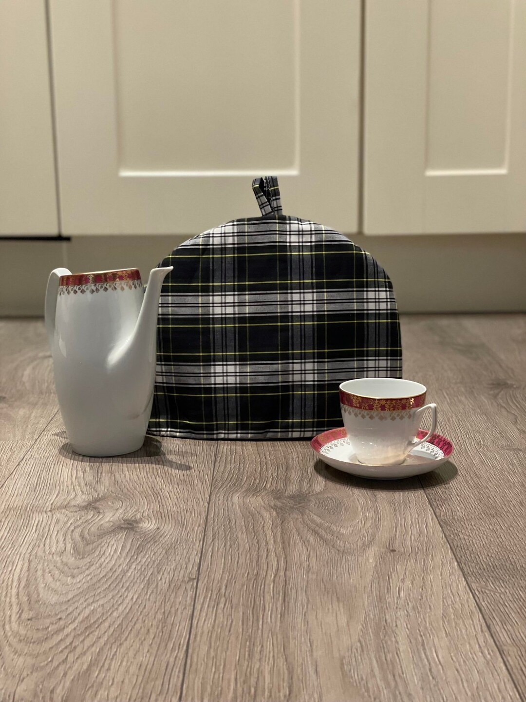 TEA COSY Teapot Cover for a Retro Cottage Kitchen Black Grey Campbell ...