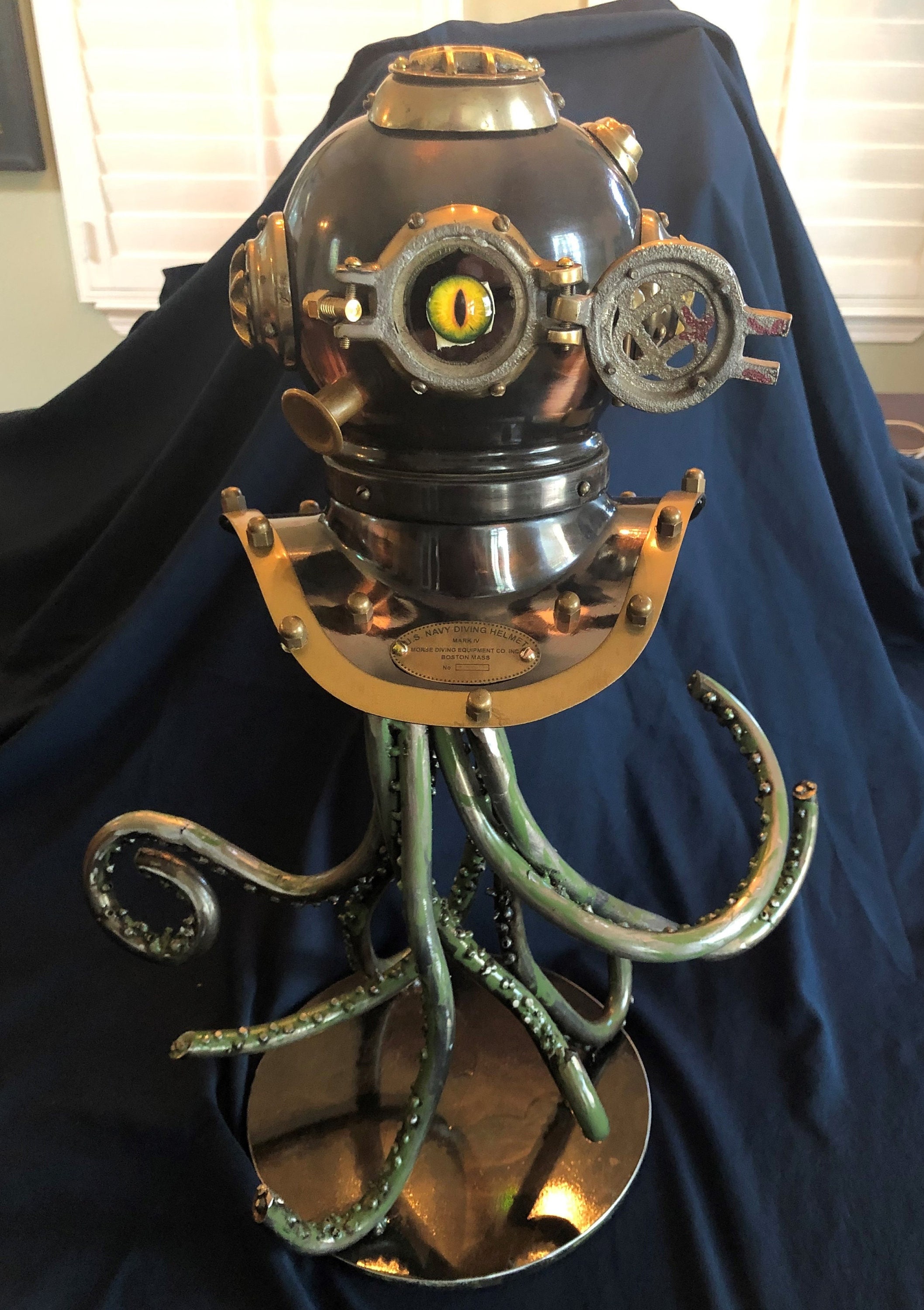 Octopus/ Diving Helmet/ Ocean Art/ Sea Monster/ Tranquil/ - Etsy