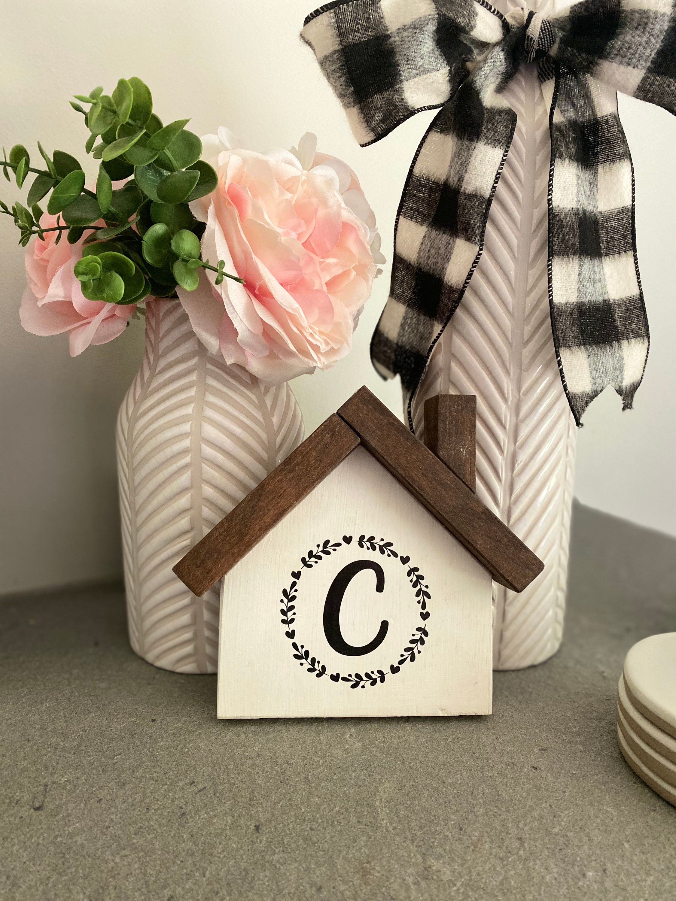 Small Farmhouse Sign / Monogram House Sign / Last Name / | Etsy