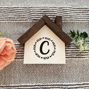 Small Farmhouse Sign / Monogram House Sign / Last Name / - Etsy