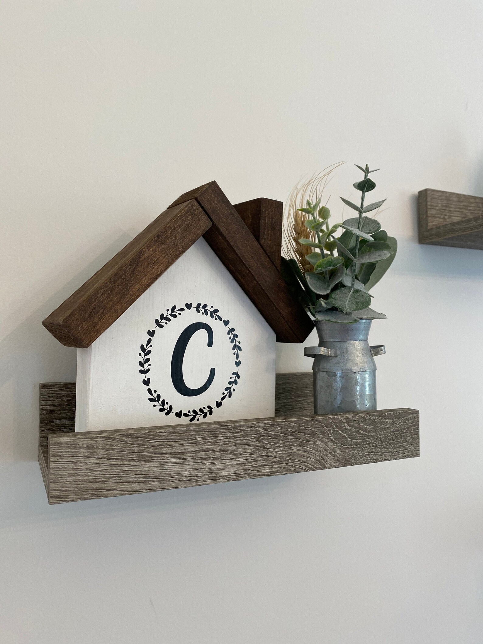 Small Farmhouse Sign / Monogram House Sign / Last Name / | Etsy