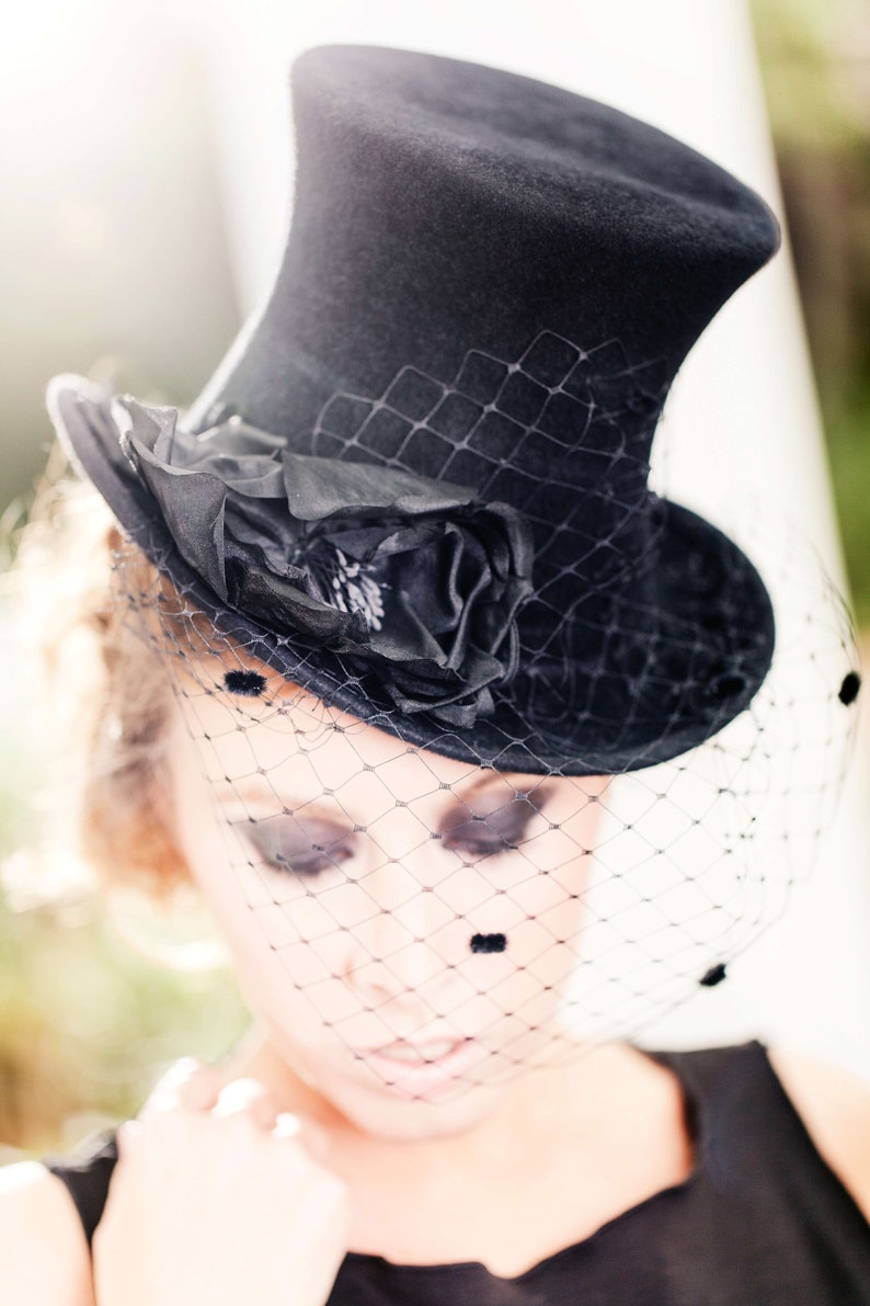 Mini Top Hat Mourning Veil, Glamorous Mini Top Hat With Black Veil and ...
