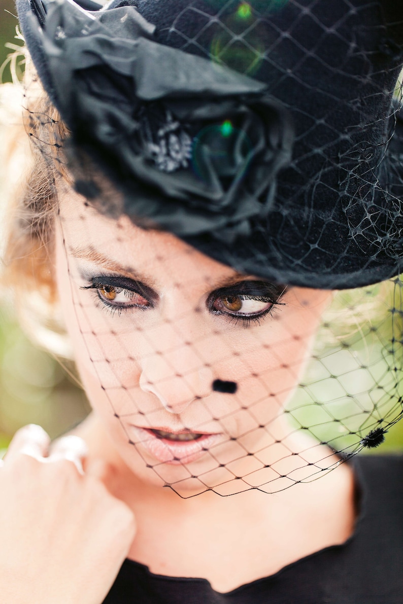 Mini Top Hat Mourning Veil, Glamorous Mini Top Hat With Black Veil and ...