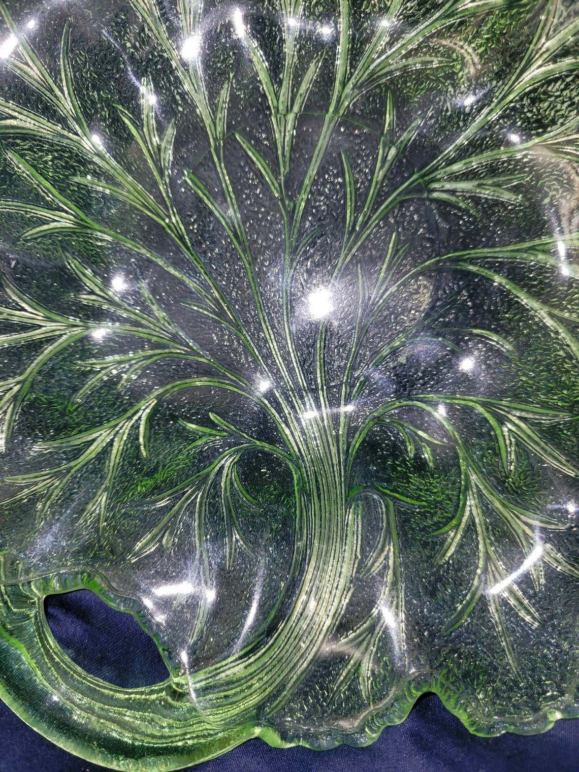 2 Vintage Indiana Glass Leaf Dishes Green Crystal Clear Divided - Etsy