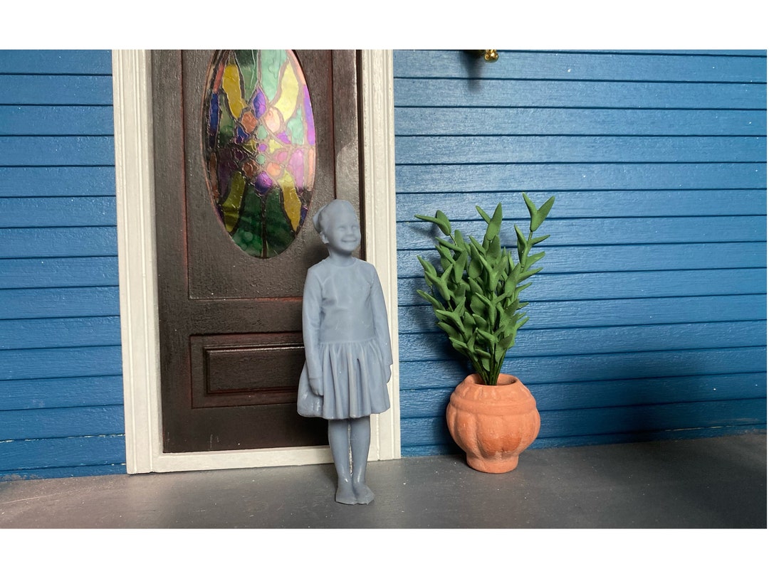 Miniature Little Girl - Miniature Family - Realistic People - Sister ...