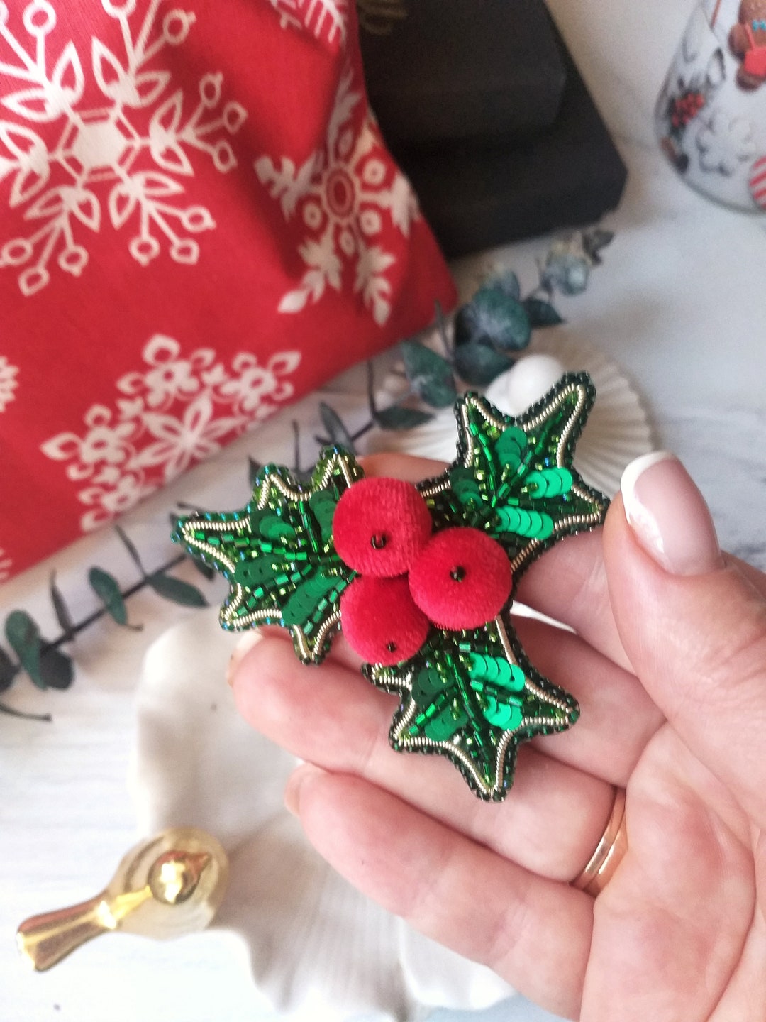 Holly Berry Brooch, Christmas Brooch, Holly Pin, Luxury Gift for Her - Etsy