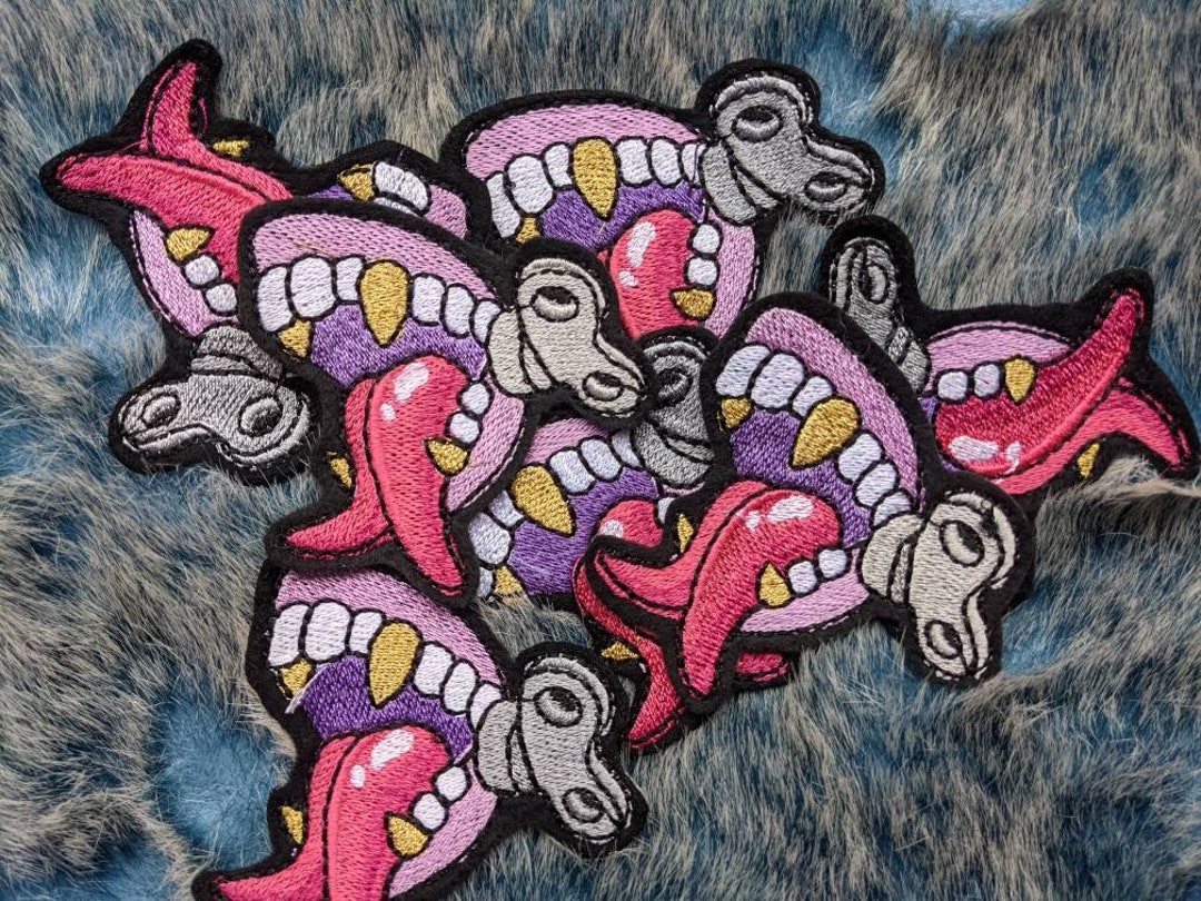 Chattering Vampire Teeth 75mm Iron on Patch - Etsy