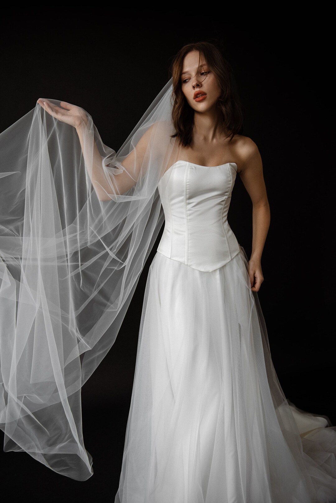 Minimalist White Wedding Veil, Classic Long Veil, Light Ivory Bridal ...