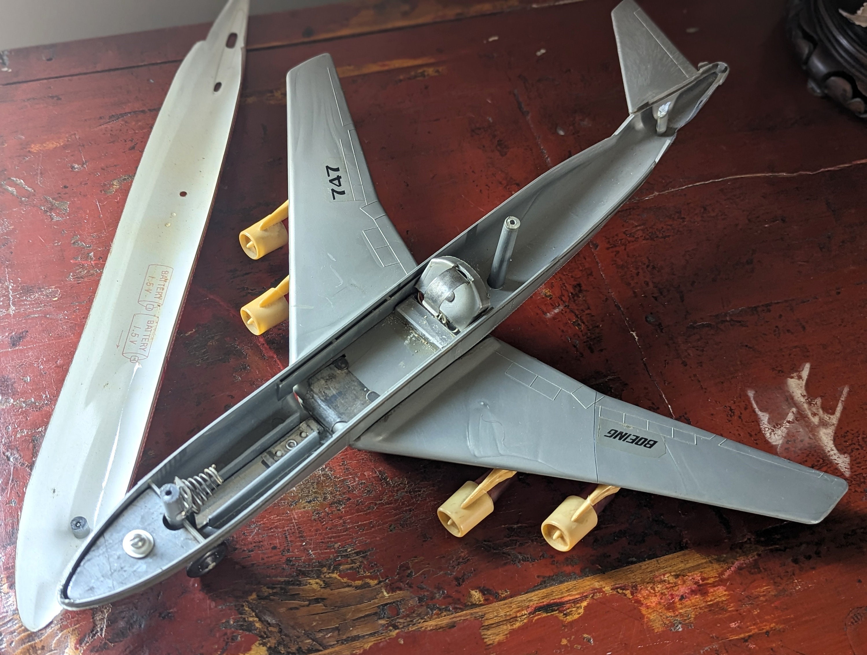 Vintage TWA Boeing 747 Tin Battery Operated Airplane 70s Hong Kong Jet ...