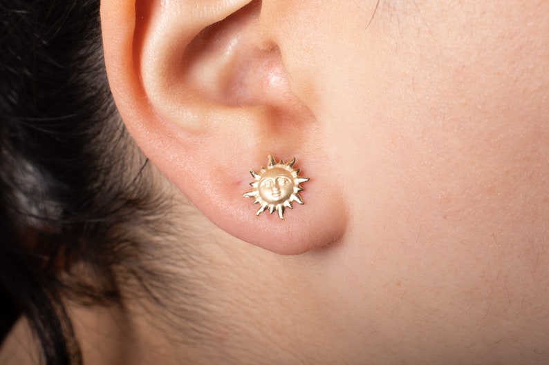 14K Solid Gold Sun Stud Earrings - Etsy