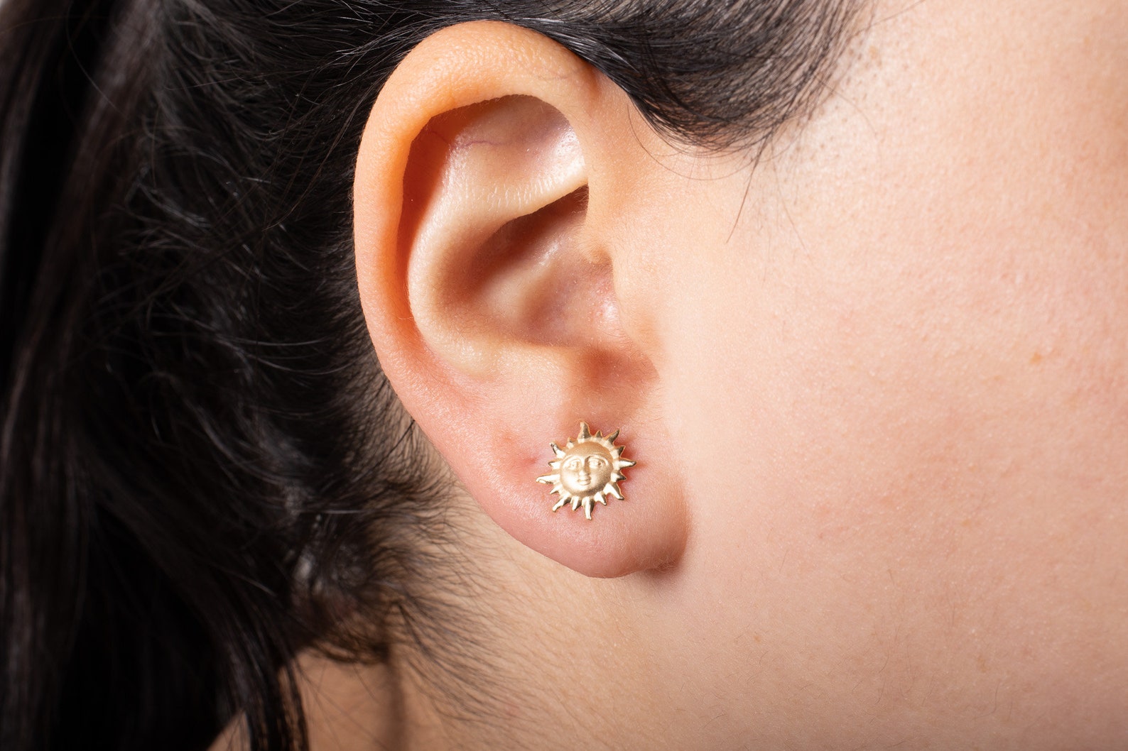 14K Solid Gold Sun Stud Earrings - Etsy