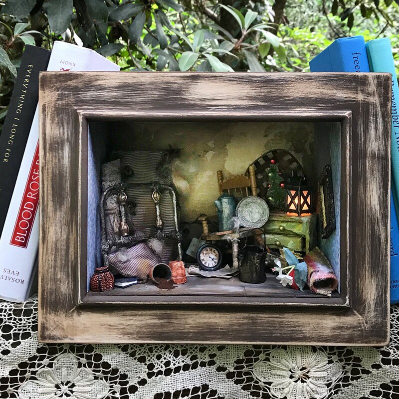 Bookshelf Diorama - Etsy