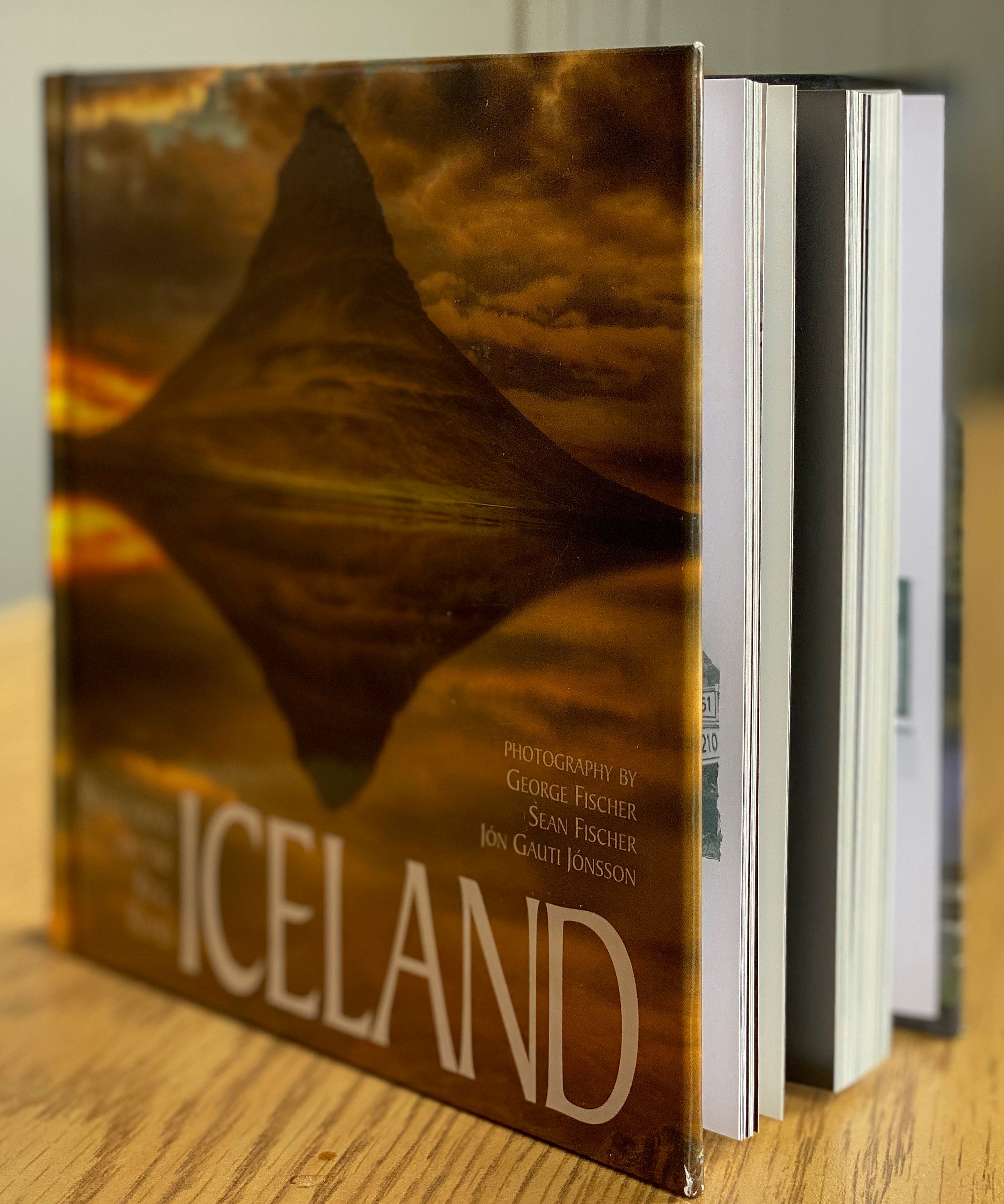 Islandia Book