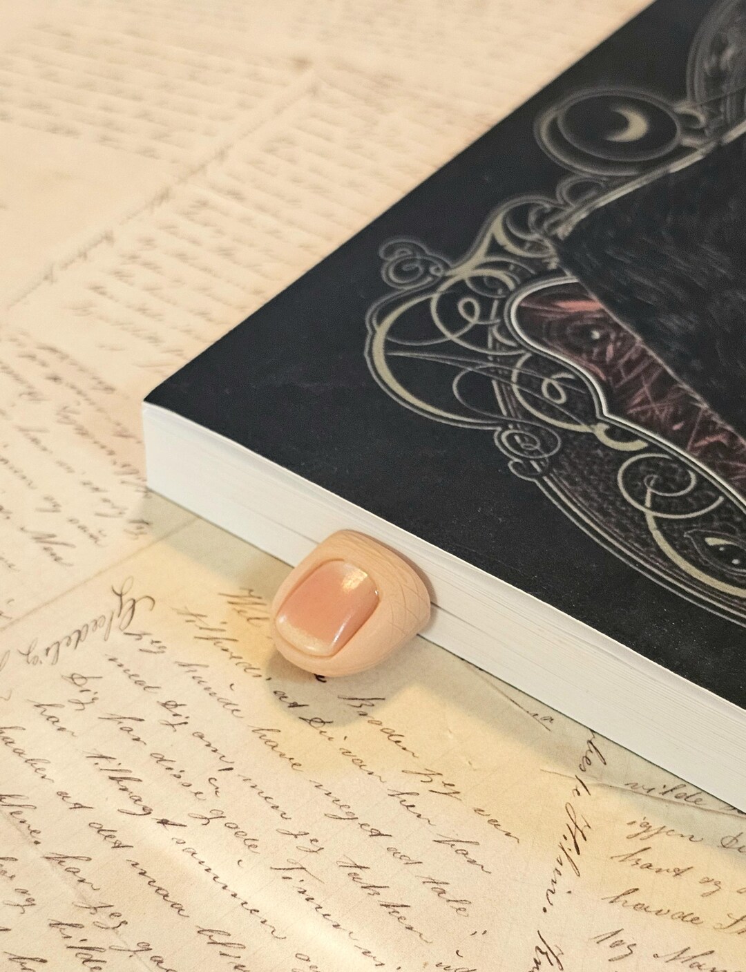 The Finger Bookmark (slip In) , Quirky Page Marker for Bookworms - Etsy