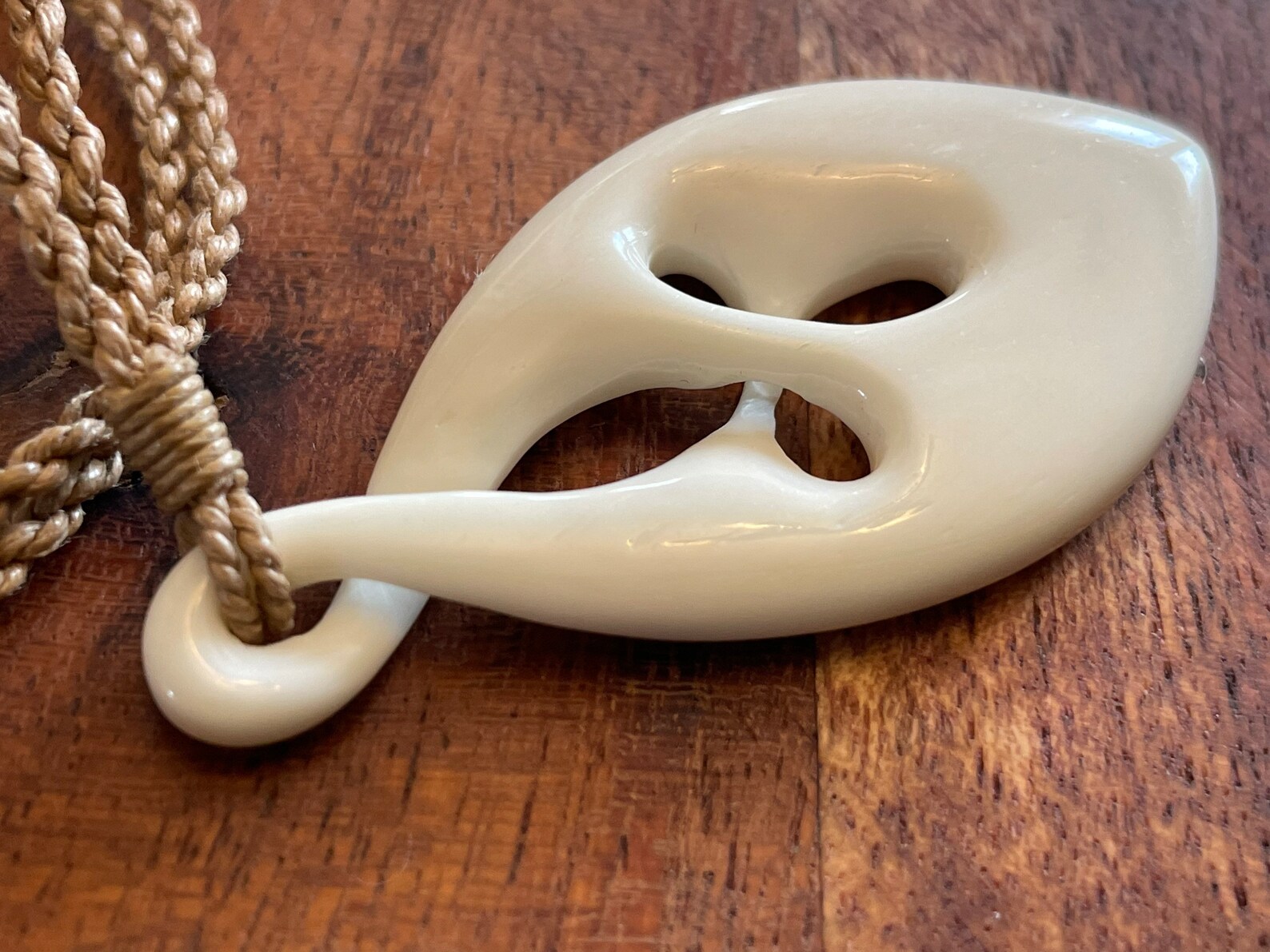 Unique Traditional Polynesian Hand Carved Solid Bone Pikura (infinity ...