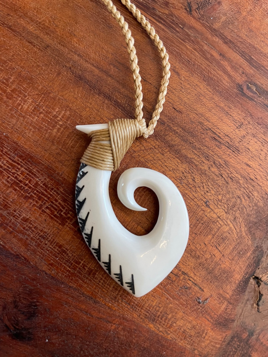 Uniquely Engraved and Hand Carved Solid Buffalo Bone Makau Fish Hook ...