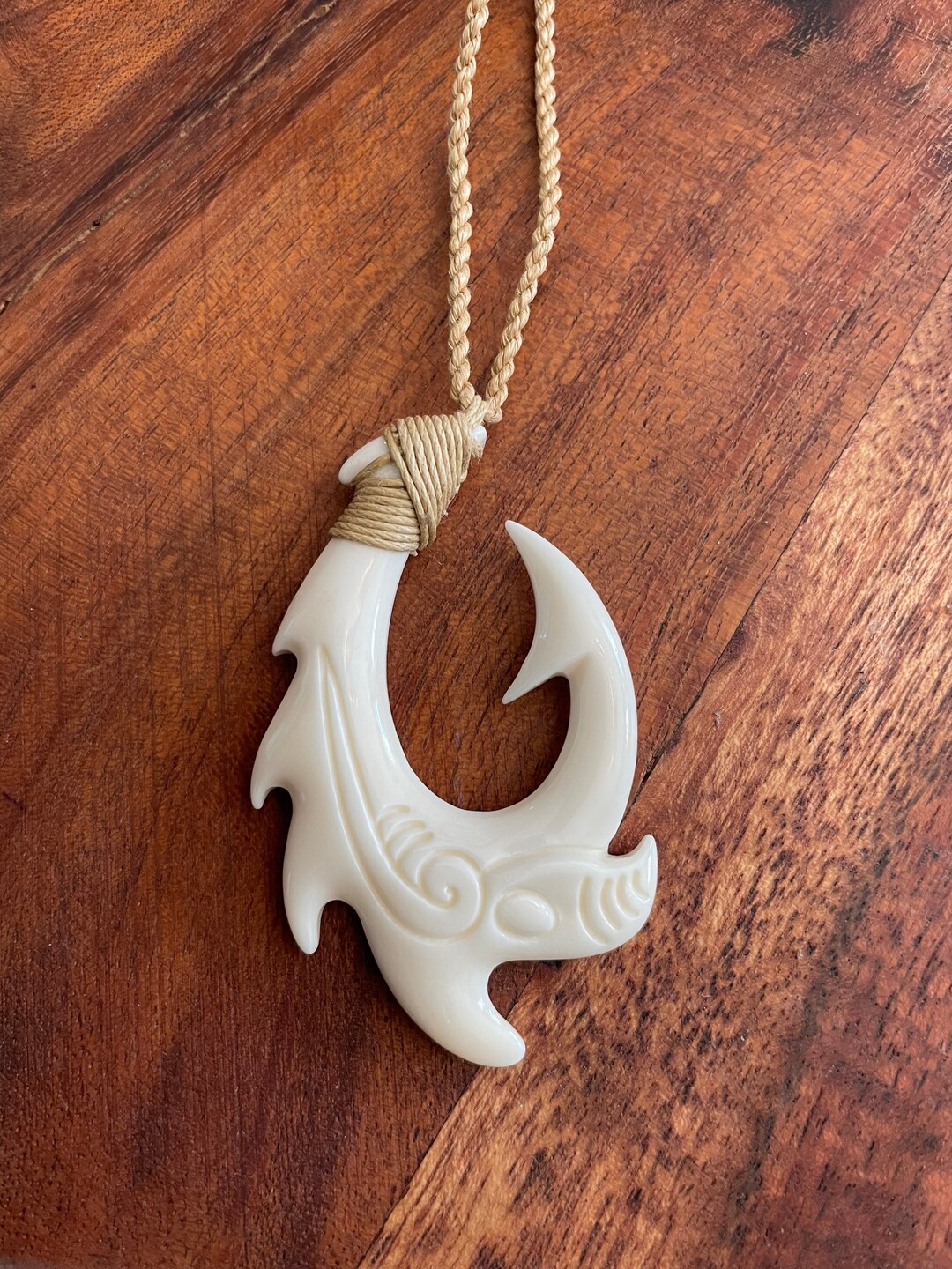 Ornate Sharp Pointed Hei Makau fish Hookwith Koru never Give Up Carved ...