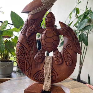 Amazingly Detailed Solid Sea Hibiscus Wood- Hand-carved Makau With Honu ...