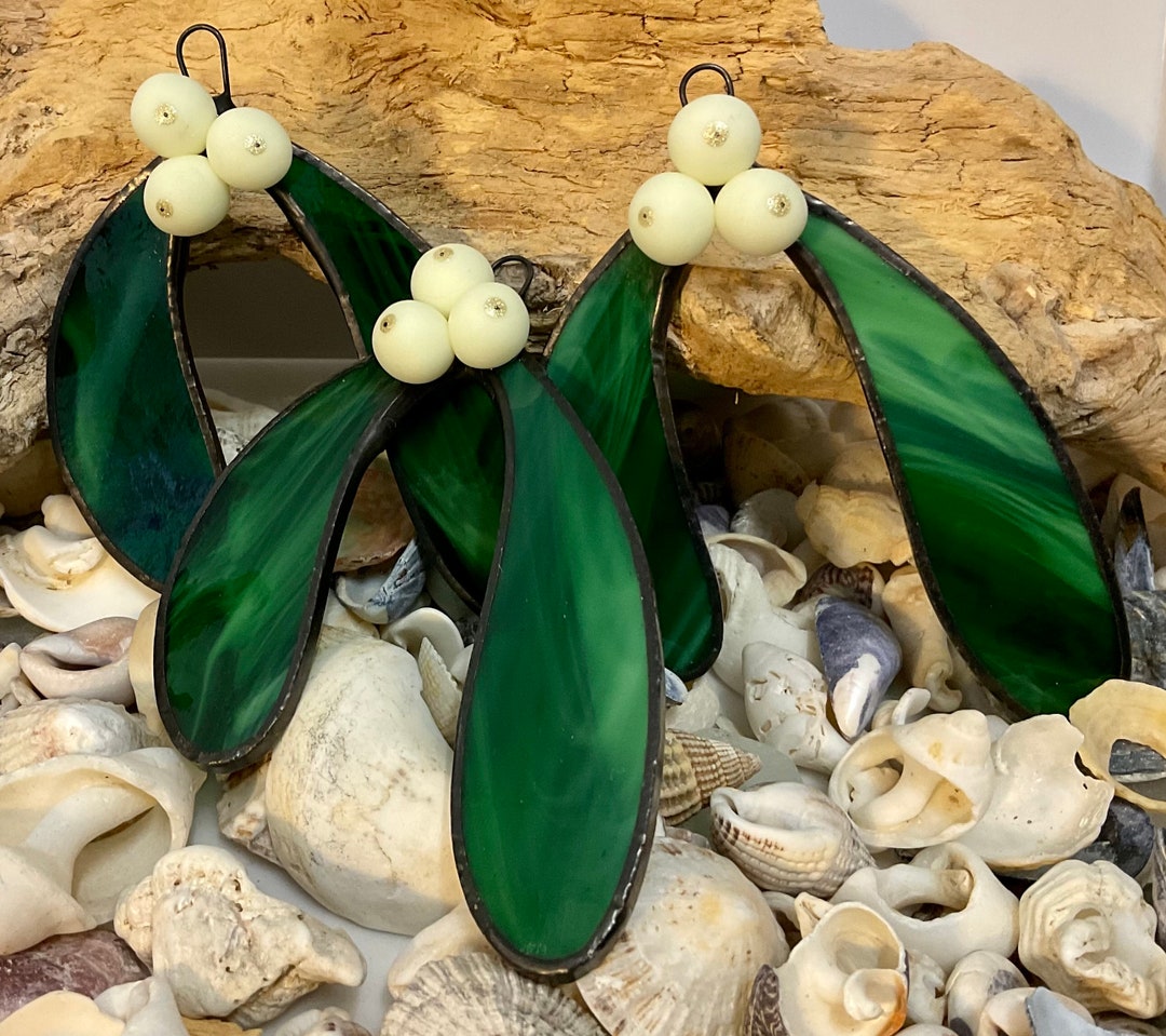 Stained Glass Mistletoe Suncatcher • Christmas Tree Decoration ...