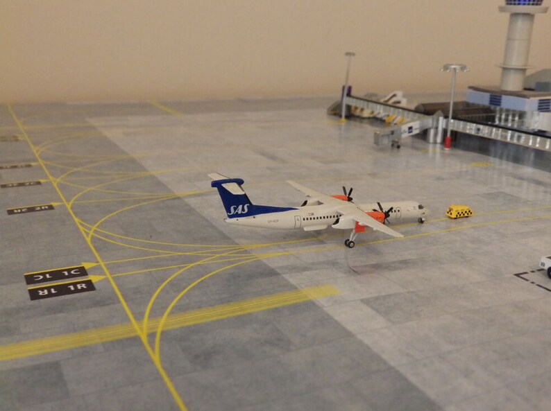 Regional Model Airport 1/400 Scale Layout Sheet 620 x 1189mm | Etsy