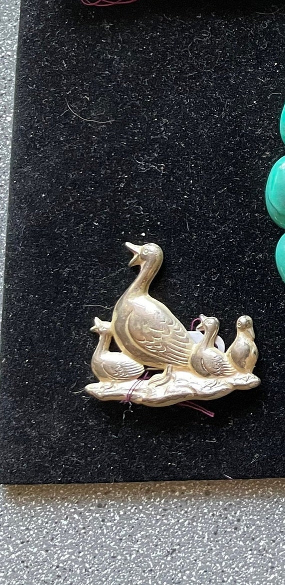 Sterling silver Duck family pin - Gem