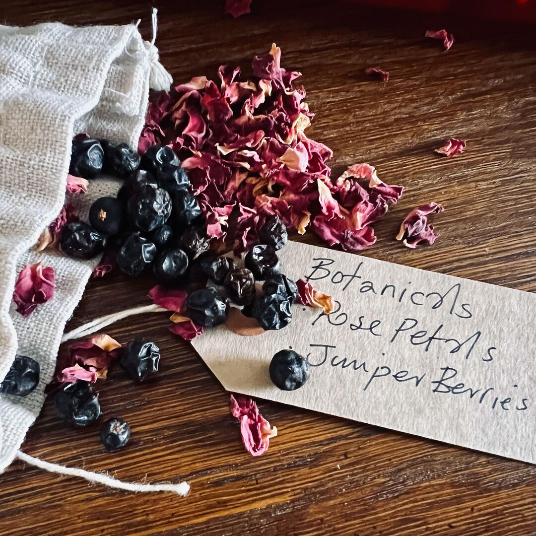Rose Petals & Juniper Berries: Natural Cocktail Garnish - Etsy